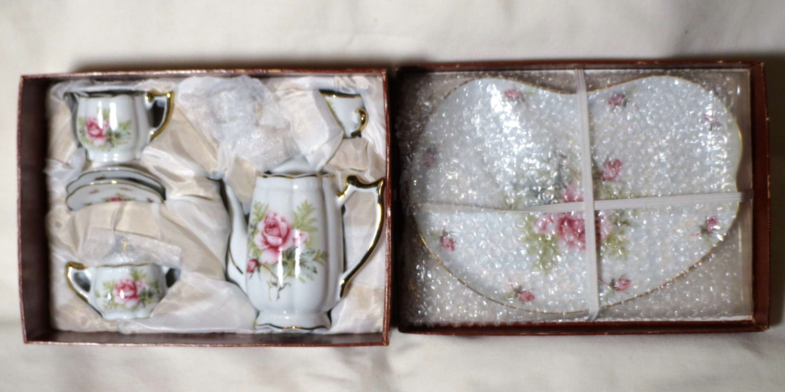 Adeline, Miniature porcelain coffee set. Vees CAVE